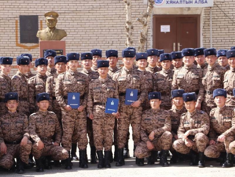 Хугацаат цэргийн алба хаасан залуус гэр гэртээ харилаа Wow L Daa